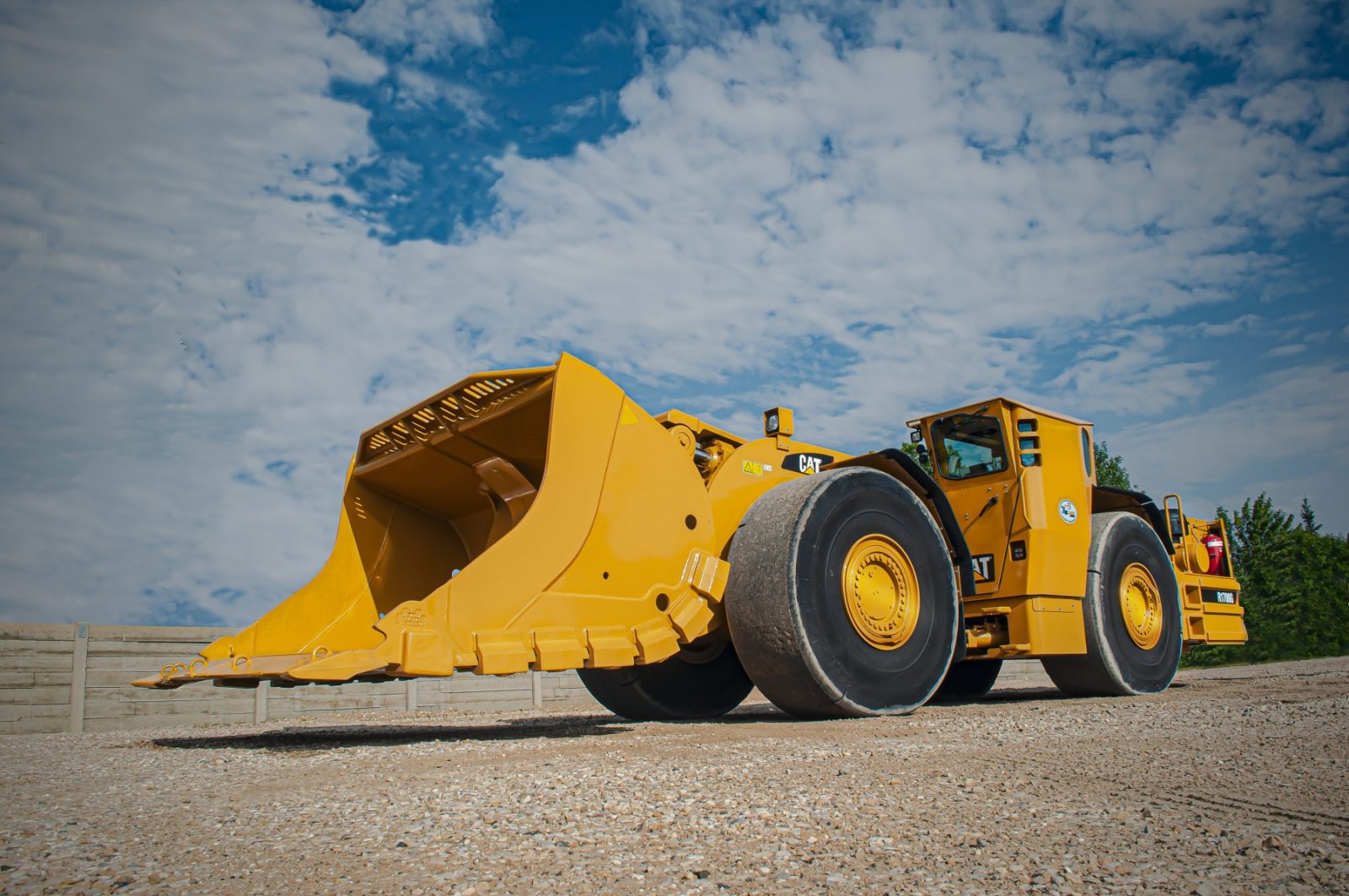 Caterpillar R1700G Mining LHD Vehicle - Amalgamated Mining Inc ...